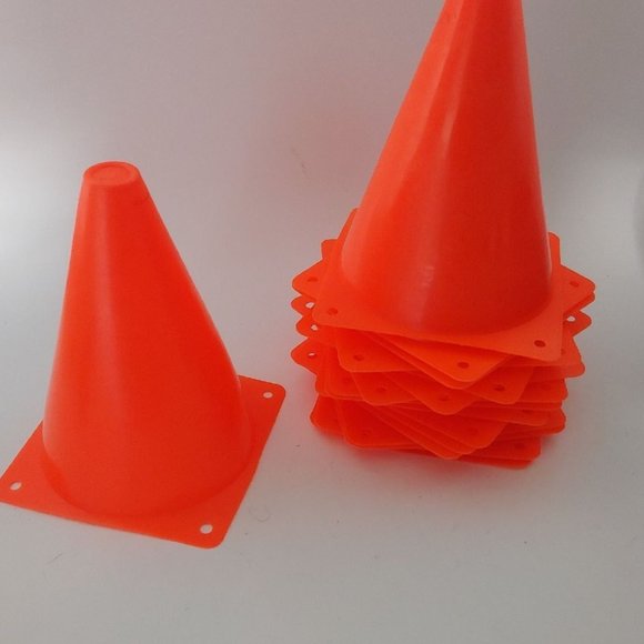 No brand / Not sure | Toys | 8 Rigid Plastic Traffic Cones And Bag ...